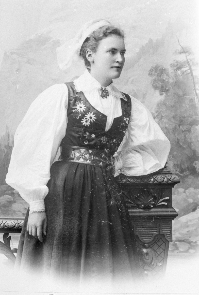 Portrett, 1, Anna Carlsson - Kraftmuseet / DigitaltMuseum