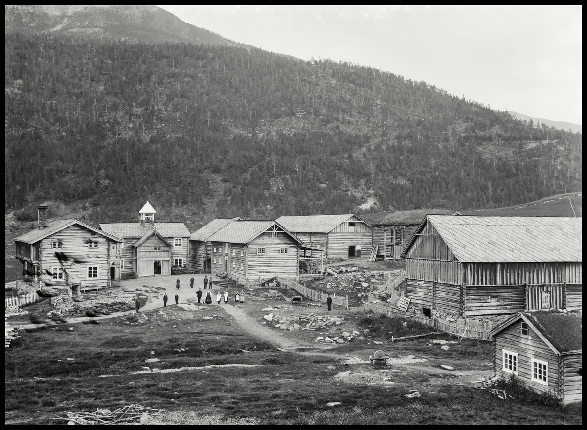 Gården Graffer, Vårdalen 07.07.1906. Kort : Lom, gården Graffer ...