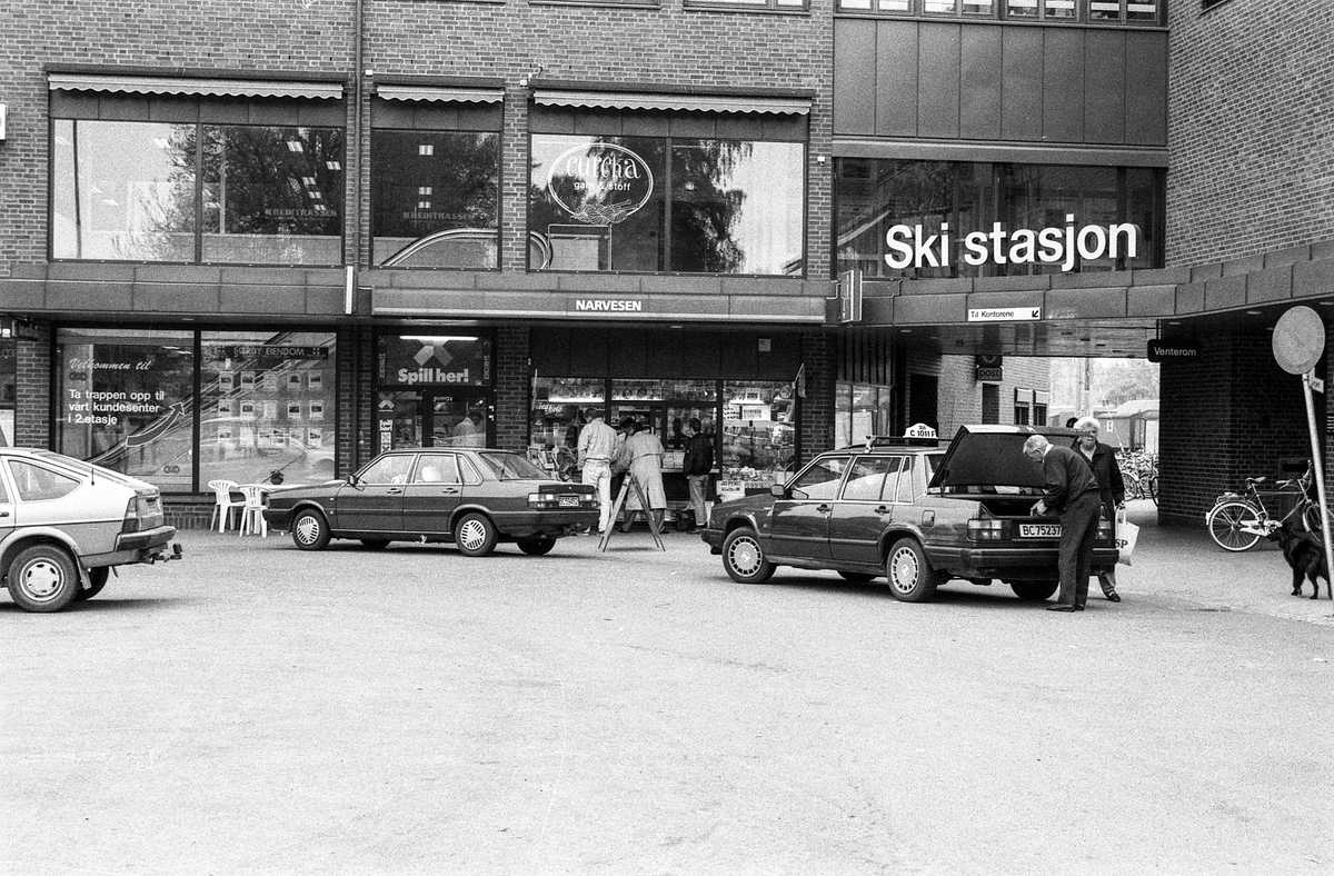 Diverse steder fra Ski sentrum. Jernbaneveien, Ski stasjon med ...