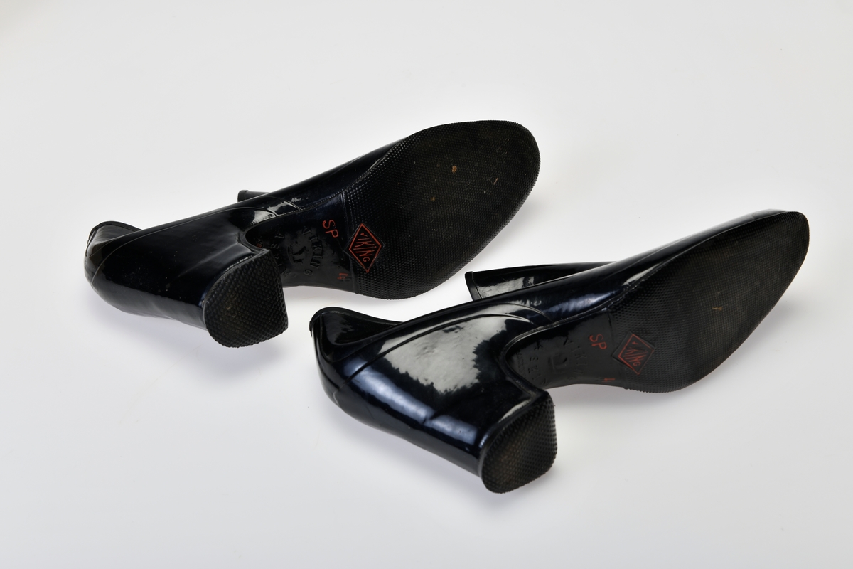 Kalosjer - Sverresborg Trøndelag Folkemuseum / DigitaltMuseum