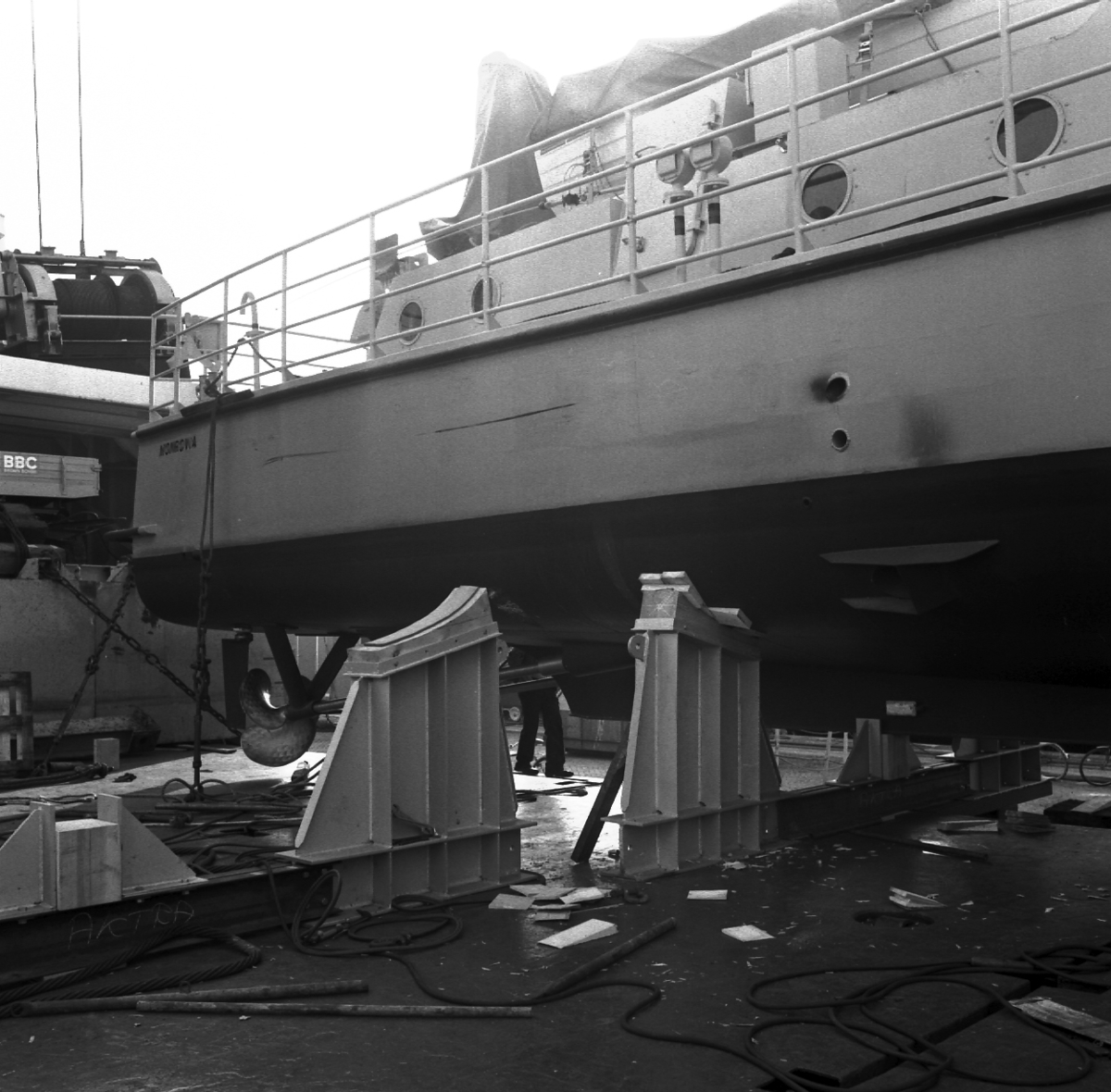 CG 27 Lyft av CG 27 till lastfartyg - Marinmuseum / DigitaltMuseum