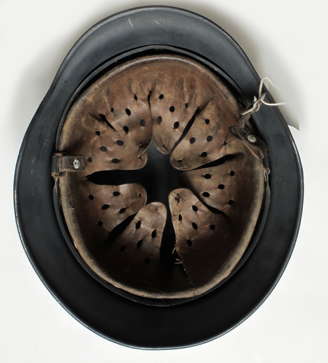 Hjelm - Aust-Agder museum og arkiv – KUBEN / DigitaltMuseum