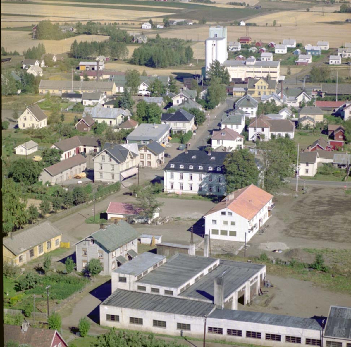 FLYFOTO STANGEBYEN, STANGE SENTRUM, TINGVOLL, STORGATA - Anno ...