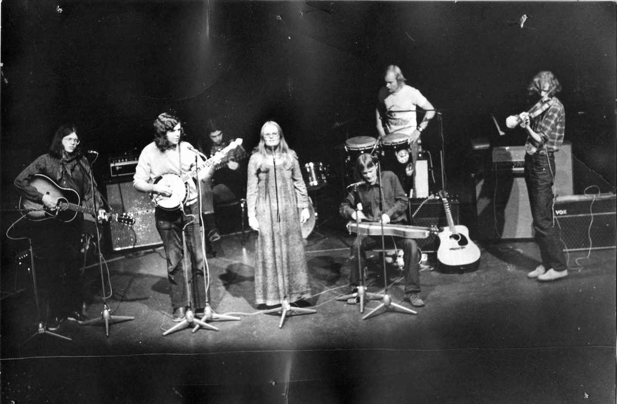 Folkrockgruppa Folque i Chateau Neuf, Oslo, 1973 - Norsk Folkemuseum ...