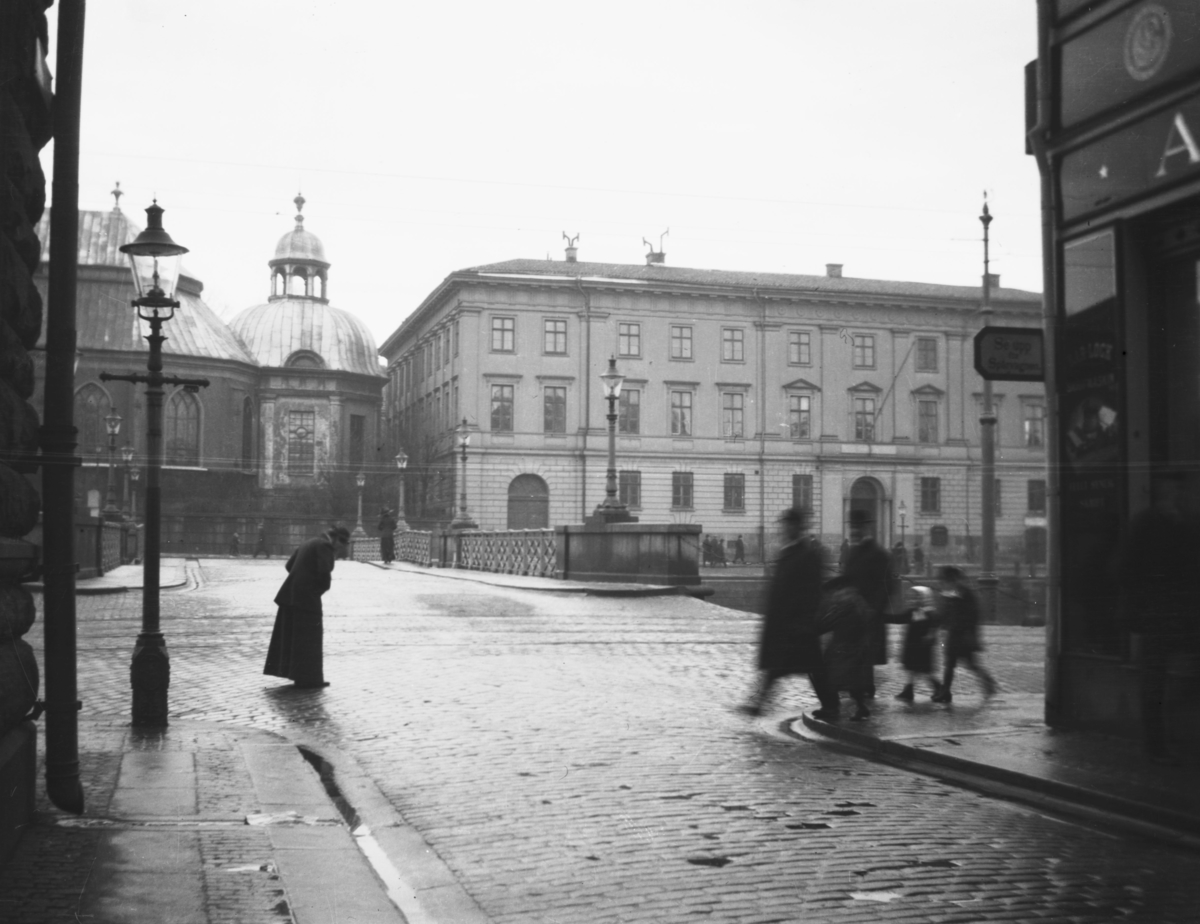 Tyska bron, Göteborg Christine kyrka och Göteborgs rådhus Exteriör ...