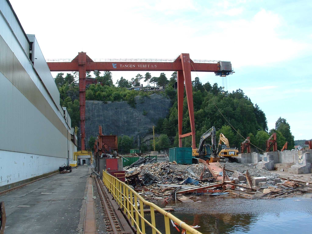 Krana på Tangen verft ble sprengt i lufta og markerte slutten på epoken ...