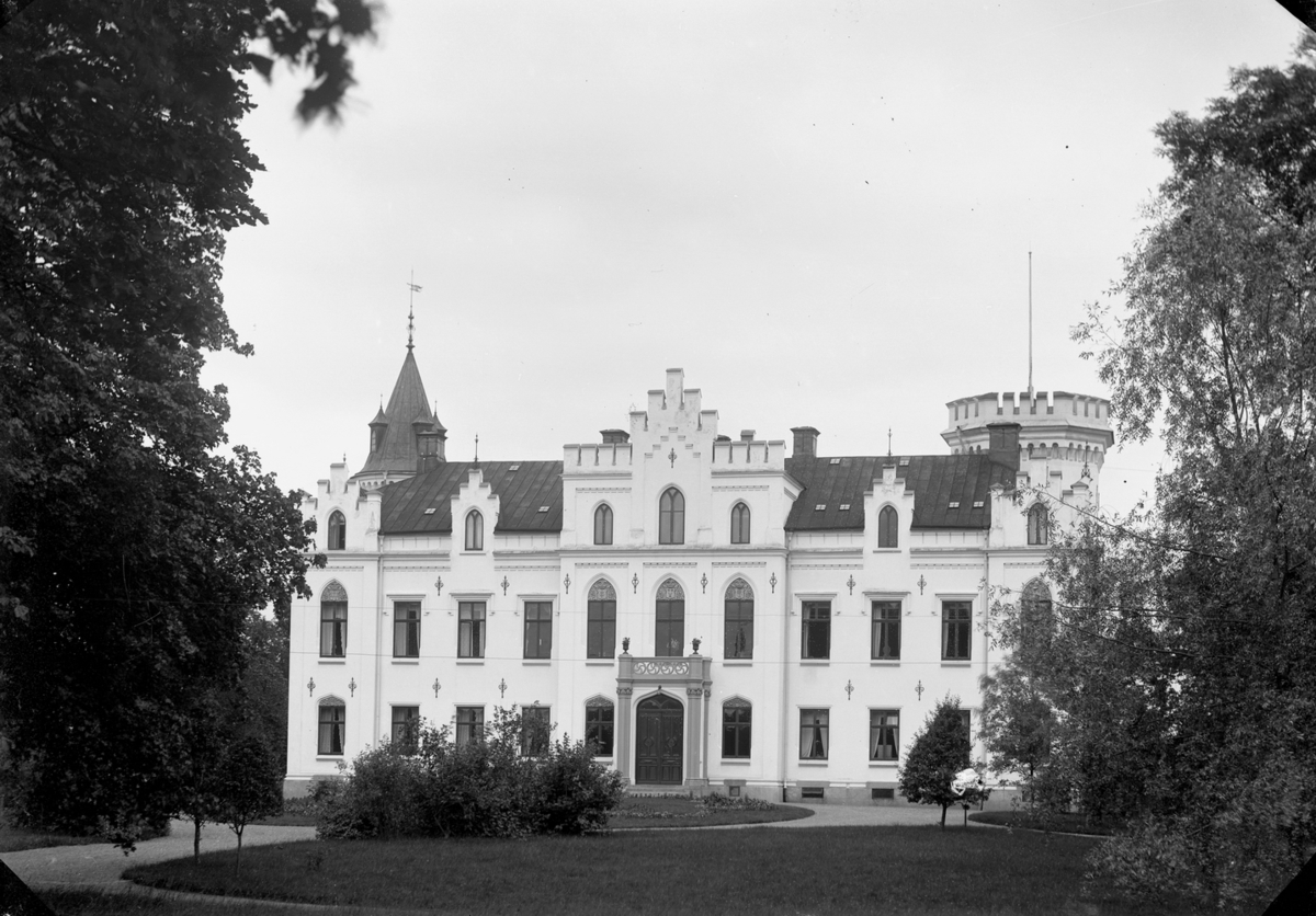 Boo slott, exteriör. - Örebro läns museum / DigitaltMuseum