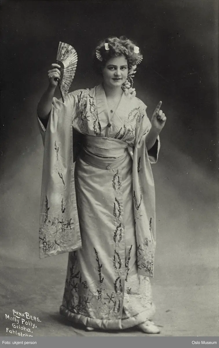 Erna Schøyen som Molly Polly Geisha. - Oslo Museum / DigitaltMuseum
