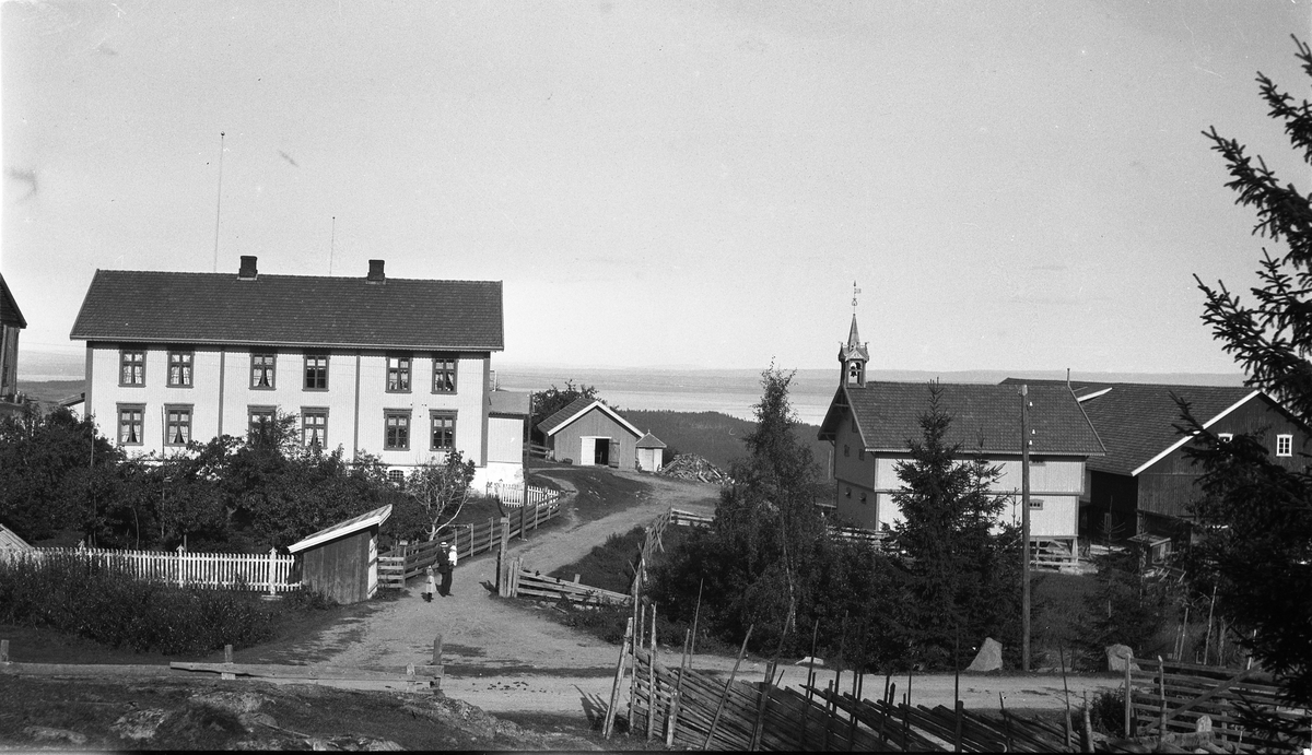 Gården Ovren vestre i Lensbygda/Øverskreien, Østre Toten, 1920 ...