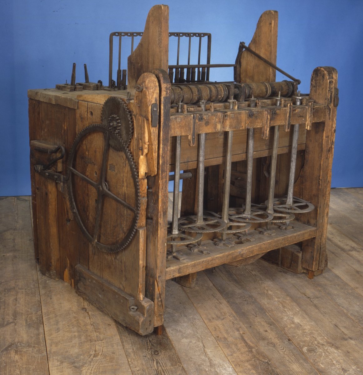 Maskin för skärning av kugghjul till ur - Tekniska museet / DigitaltMuseum