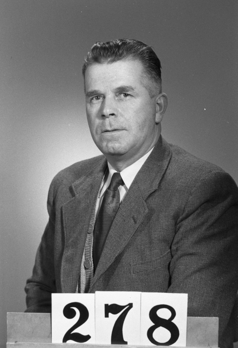 Erik Vilhelm Nygren. Sorterare. Kastets Sågverk. Industrierna och Samhället. "Profiler i Korsnäs ...