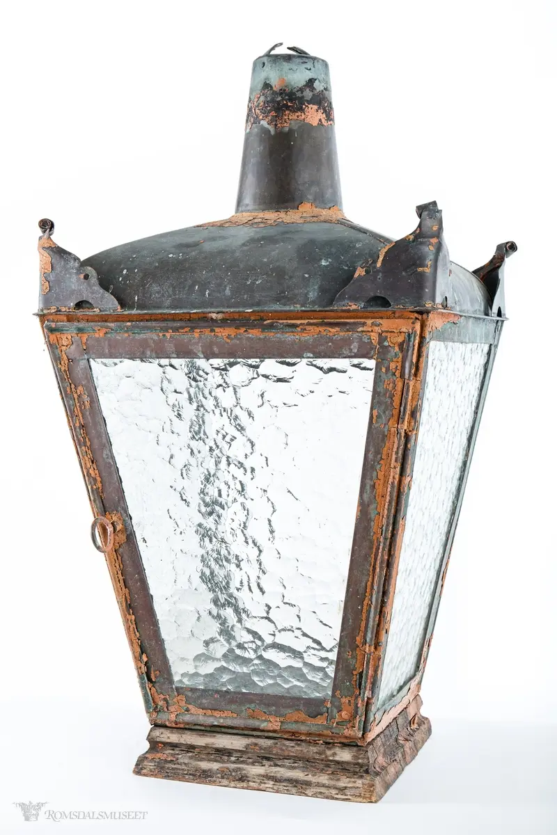 Gatelykt - Romsdalsmuseet / DigitaltMuseum