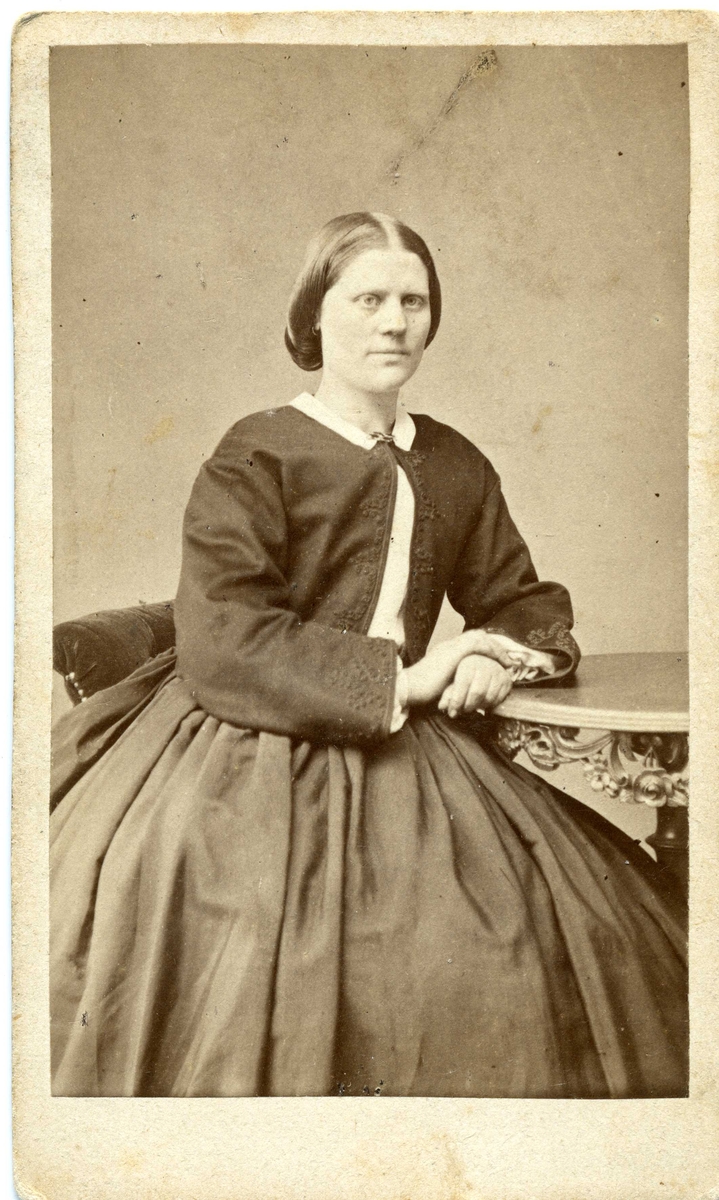 Kabinettsfotografi: fotografen Carolina (Lina) Grönberg. - Grenna ...