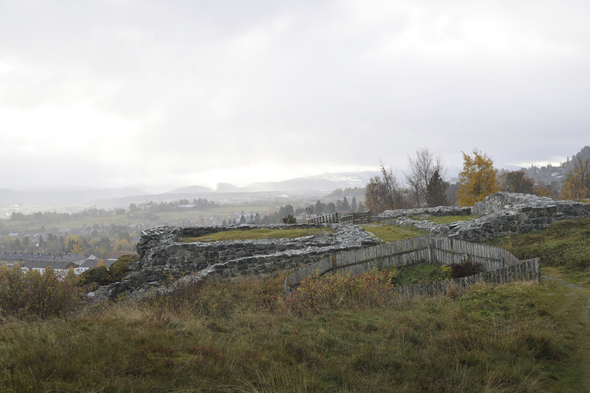 Borgruin - Sverresborg Trøndelag Folkemuseum / DigitaltMuseum