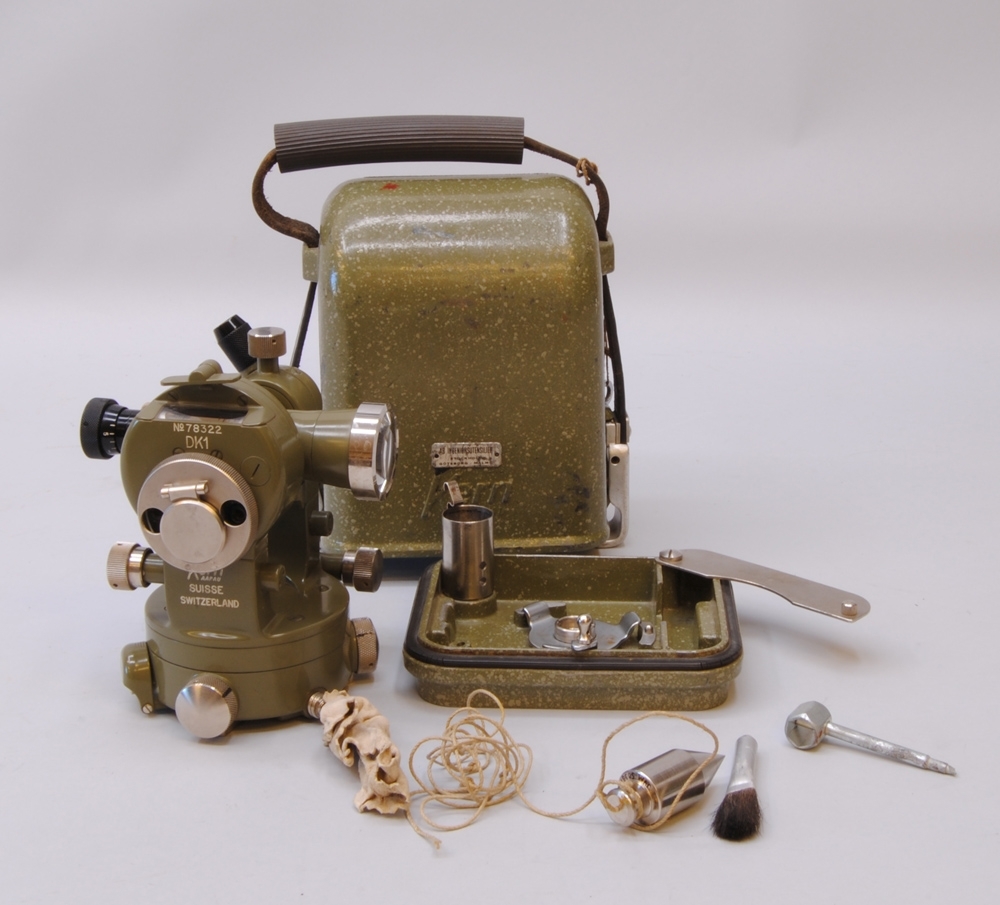 Teodolit - Järnvägsmuseet / DigitaltMuseum
