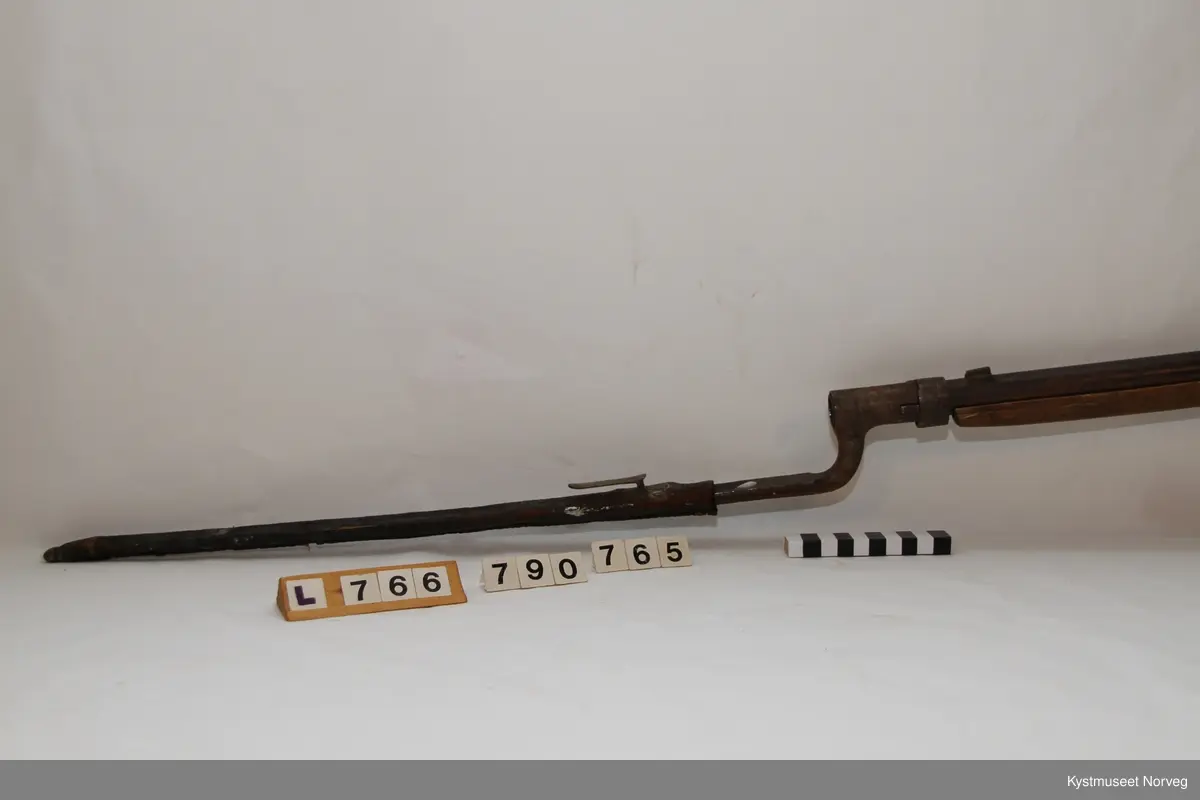 Våpen - Kystmuseet Norveg / DigitaltMuseum
