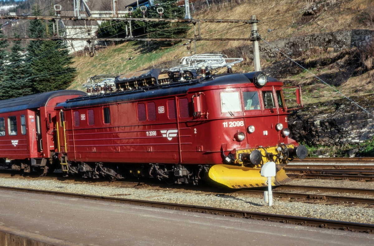 Elektrisk lokomotiv El 11 2098 på Voss stasjon - Museene i Akershus ...