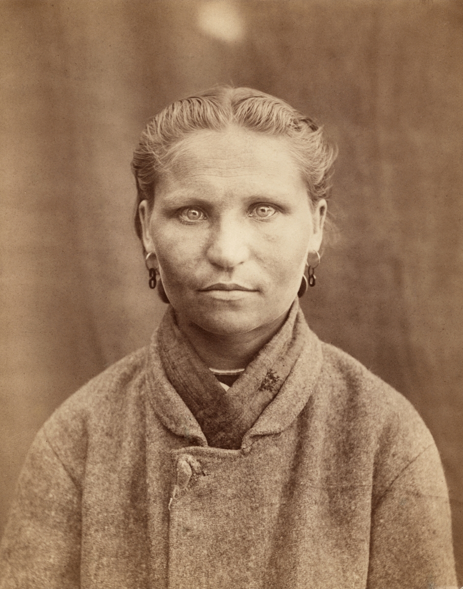 "Finska folktyper". Porträtt av Maria V. Flink, Tammela, Tavastland ...