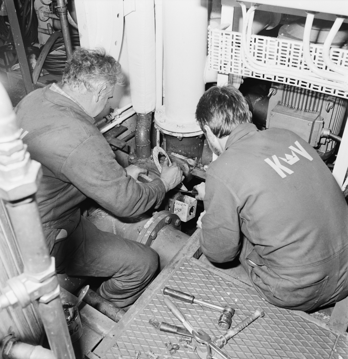 Arbetsbilder på Baltic Print i botten och maskinrum - Marinmuseum ...