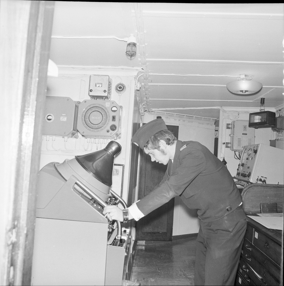 Provtur med isbrytaren Ymer (varvet runt) - Marinmuseum / DigitaltMuseum
