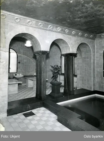 Torggata bad. Badstue Avdelingen for menn med avkjølingsbasseng og ...