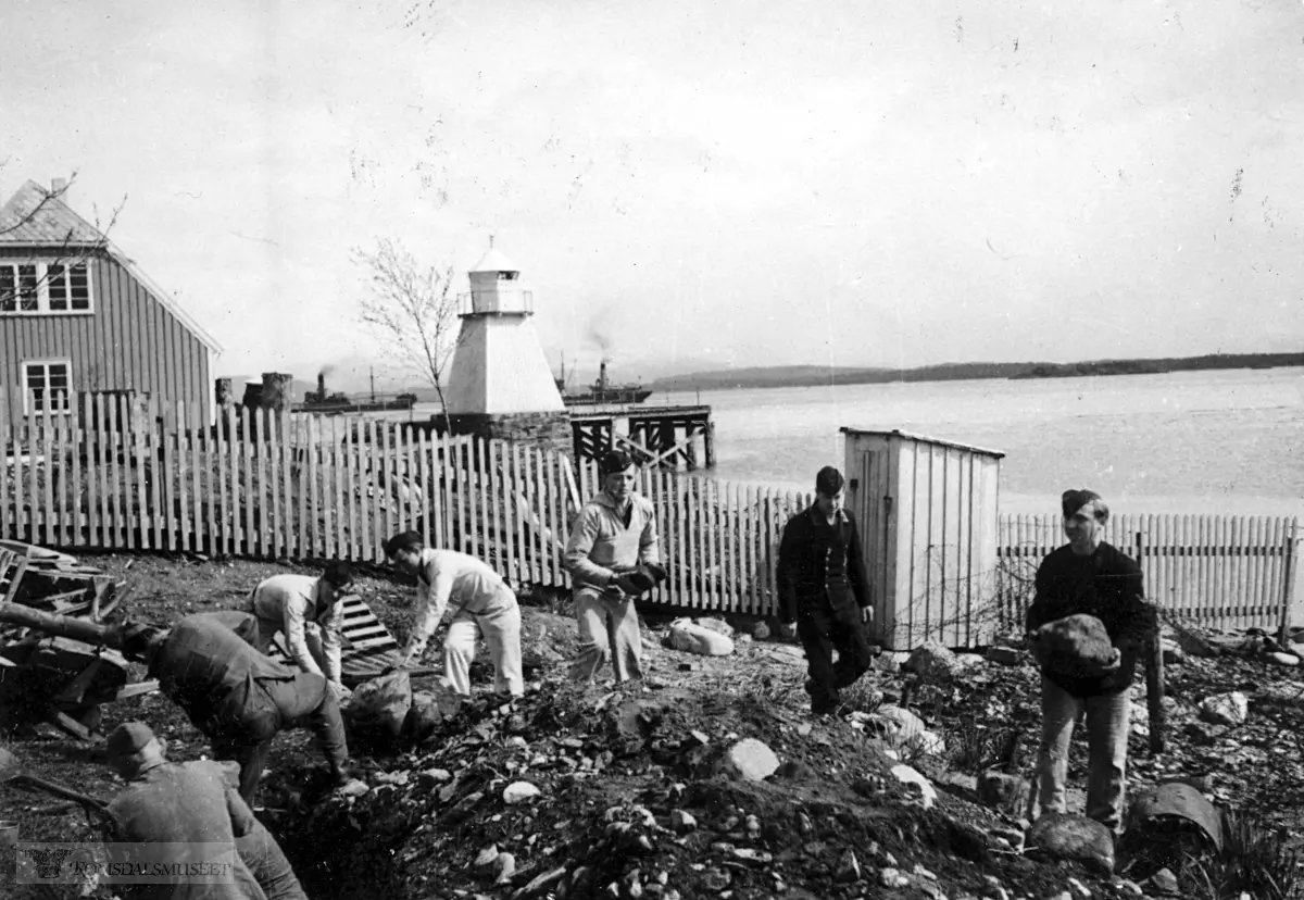 Tyske marinesoldater fra Hafenschutzflottille Molde. (Reknes ...