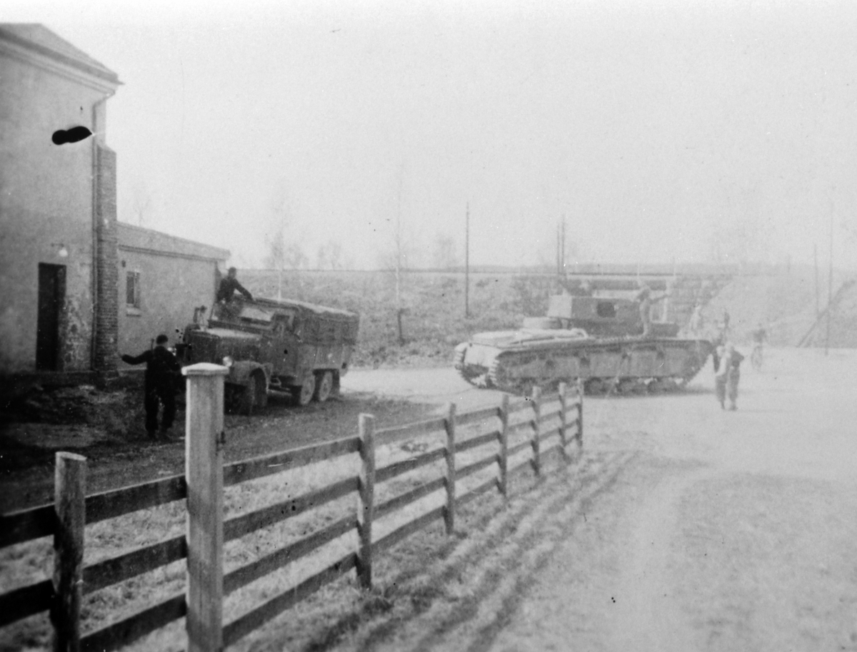Tysk stridsvogn i Moelv etter kampene på Ring i april 1940. Den andre ...