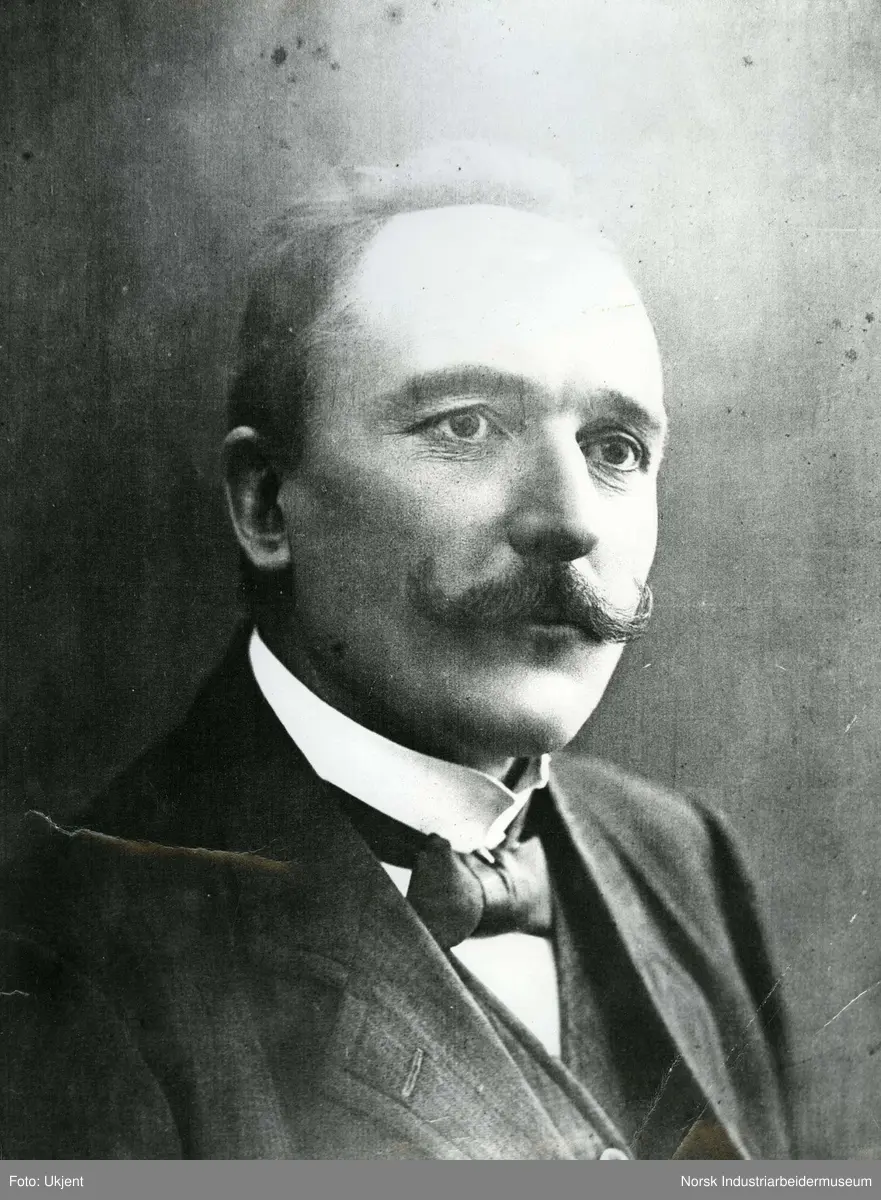 Portrett. Hans Berntsen - Norsk Industriarbeidermuseum / DigitaltMuseum