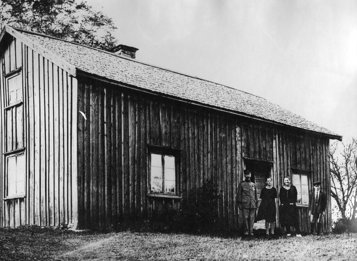 Soldattorp Åreved 9/7 Lillegård, Forsheda. Möjligen är soldaten på ...