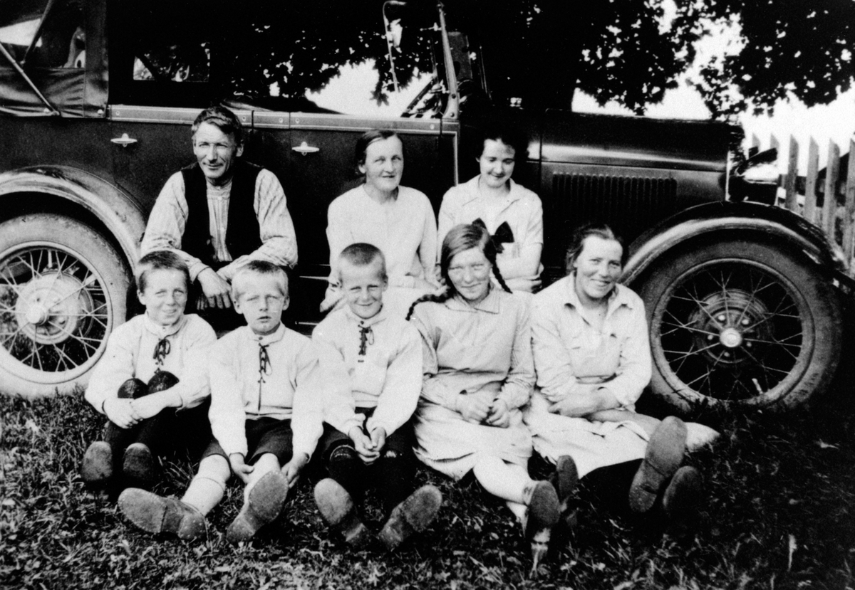 ROGSTAD LILLE, GRUPPE 8, FORAN FRA VENSTRE: MAGNUS, SVERRE OG HALLSTEIN ...